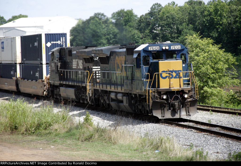 CSX 7601 NS 9776